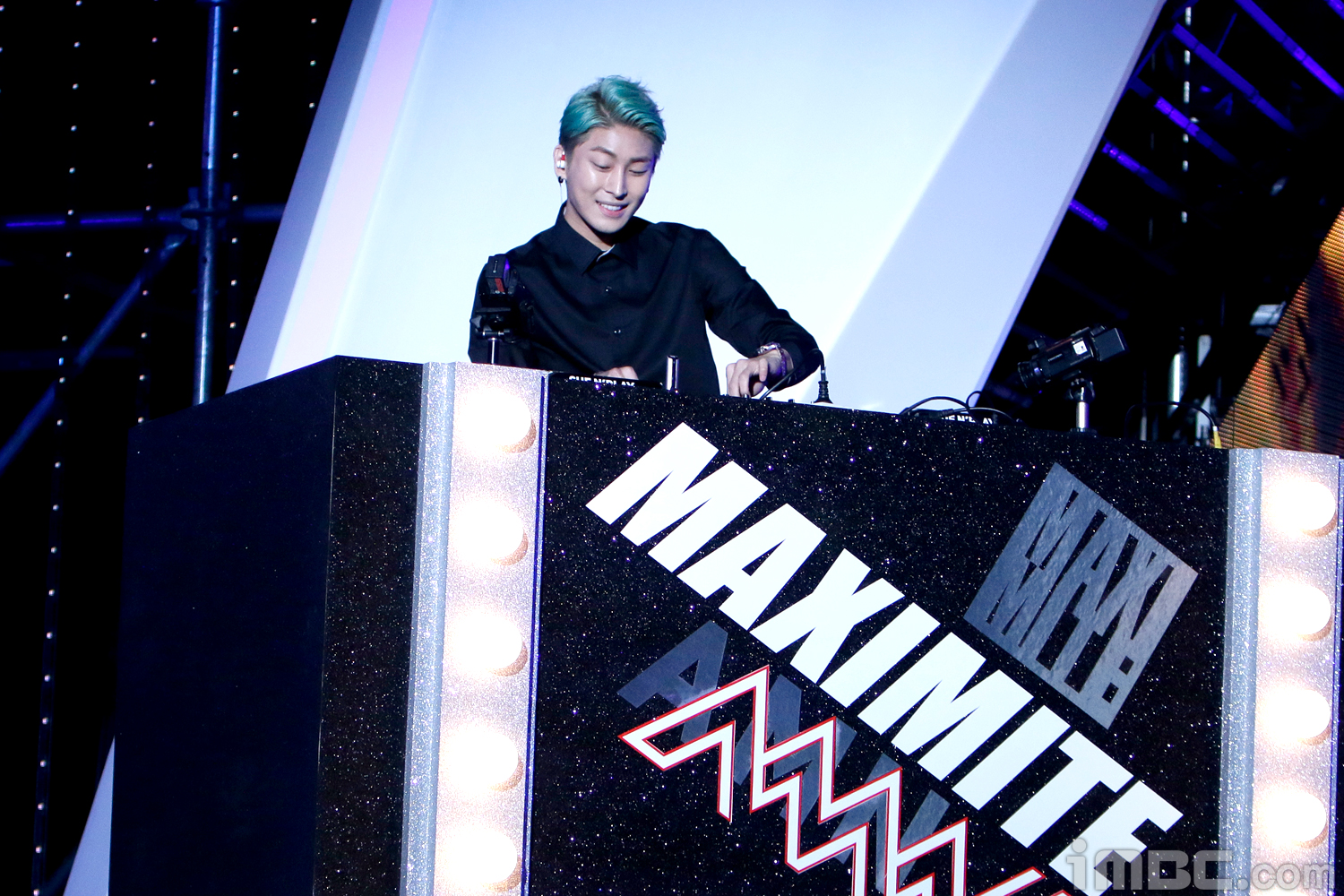 [DMC현장] 아이돌 가수부터 실력파 가수까지, K-POP의 모든 것 선봰 〈뮤콘 AMN 빅 콘서트〉