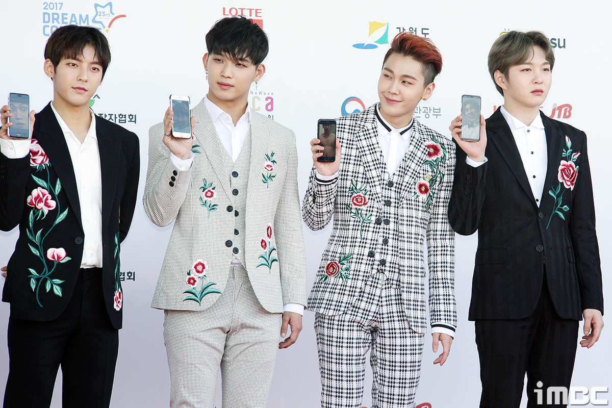 [B하인드] 오늘도 평화로운 '비투비(BTOB)'의 포토월 포즈