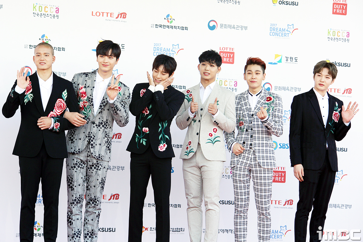 [B하인드] 오늘도 평화로운 '비투비(BTOB)'의 포토월 포즈