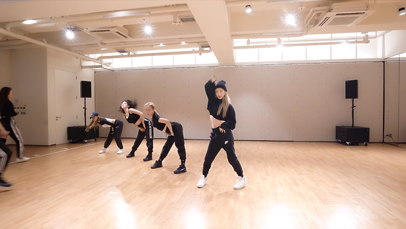 태연 신곡 불티 안무 연습 영상 공개 그루브 넘치는 퍼포먼스 눈길