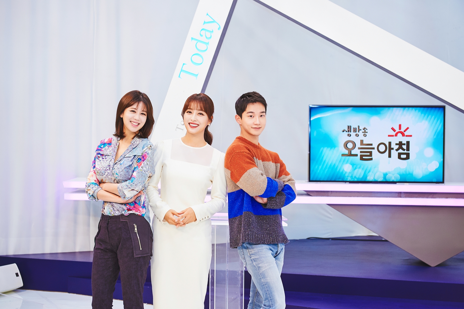 생방송 오늘 아침 손정은김정현 MC 합류 임현주 아나운서와 젊은 활기 불어넣는다