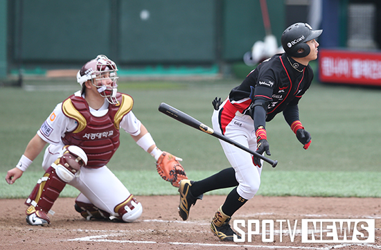 [포토S] 투수 앞 땅볼 날리는 이대형