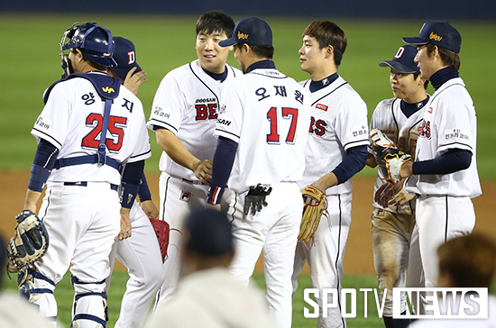 [포토S] 두산 '벼랑 끝 완승'