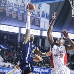 '36득점' KCC 에밋, 코트를 장악하다