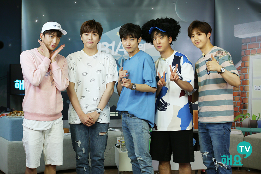 오늘은 포장마차 어때요? B1A4, '술자리'에선 어떤 모습?