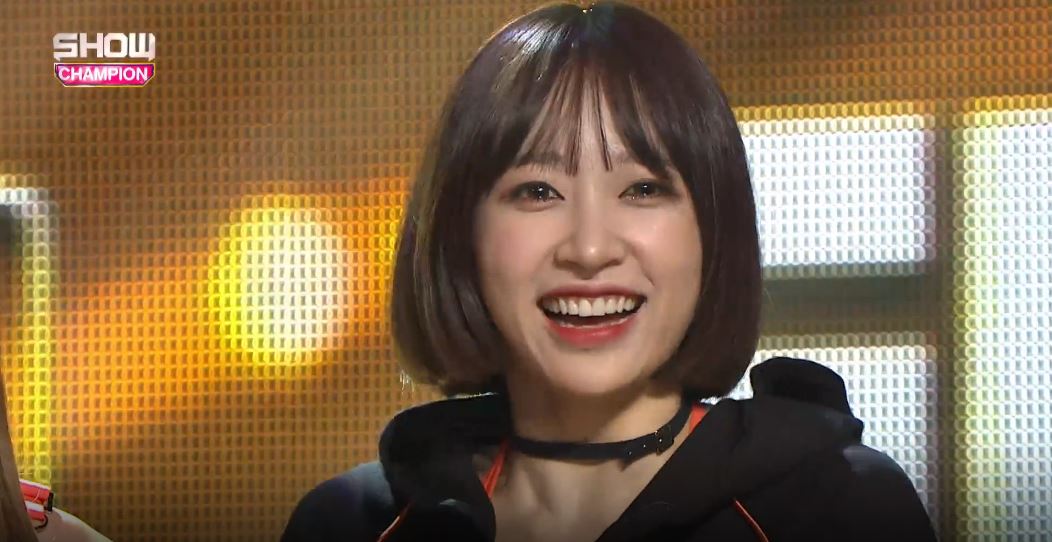 [쇼 챔피언 리뷰] EXID, 신곡 ‘L.I.E’로 첫 1위 수상 ‘감격 눈물’