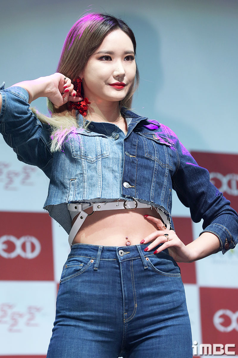 [포토] EXID LE, "귀걸이가 포인트!"자신감 넘치는 머리넘기기