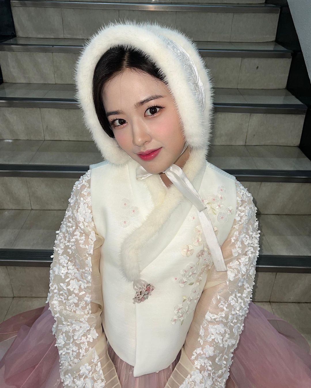 아이브 안유진, 팬들 설레게 하는 완벽 비주얼…매일 리즈 경신中 [인스타]