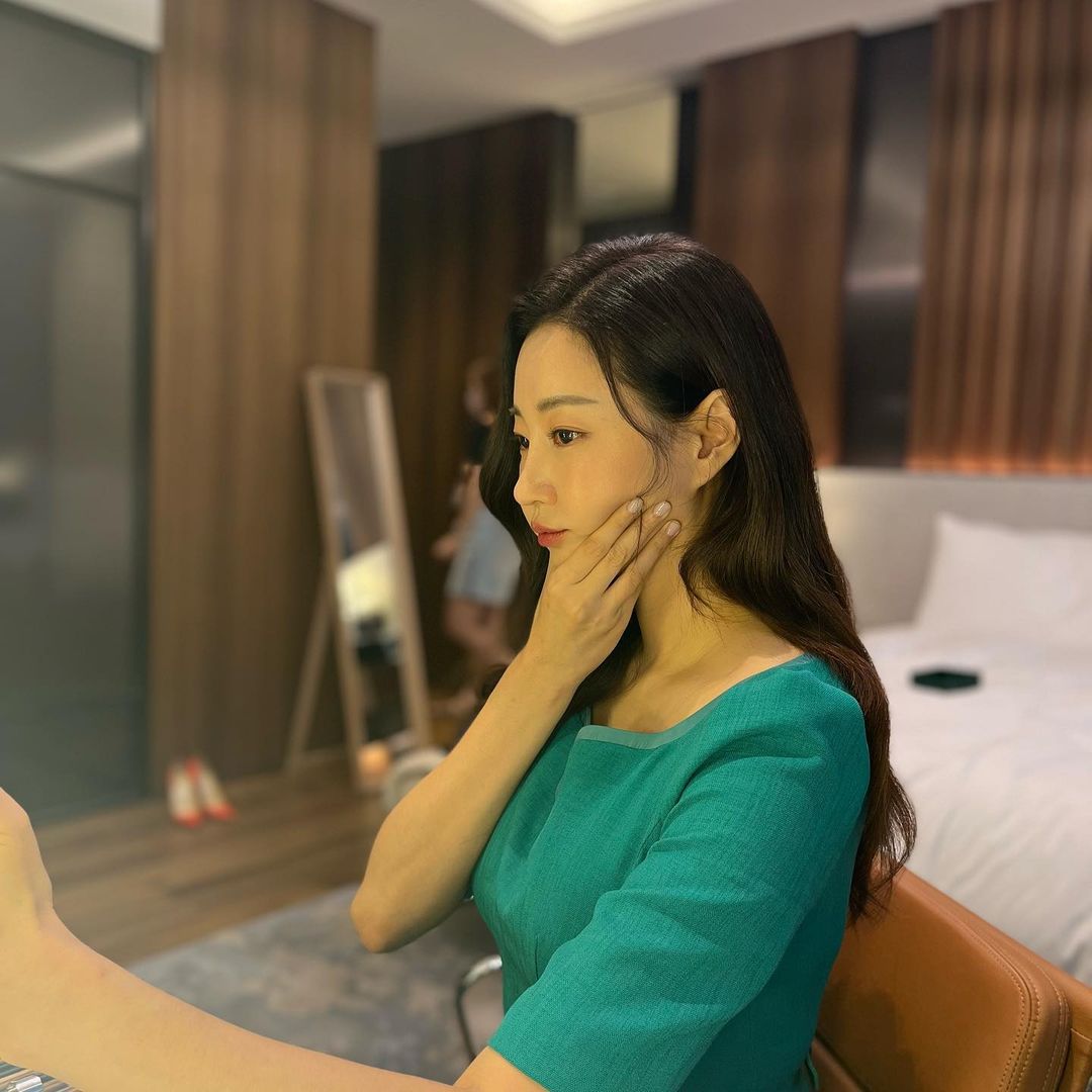 김사랑 나이 45세 믿을 수 없는 러블리 비주얼 [인스타]