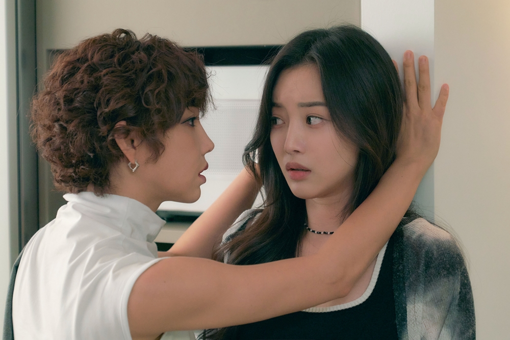 본처 이유리, 불륜녀 한소은과 신경전 “순장해줄까?” (마녀는 살아있다)