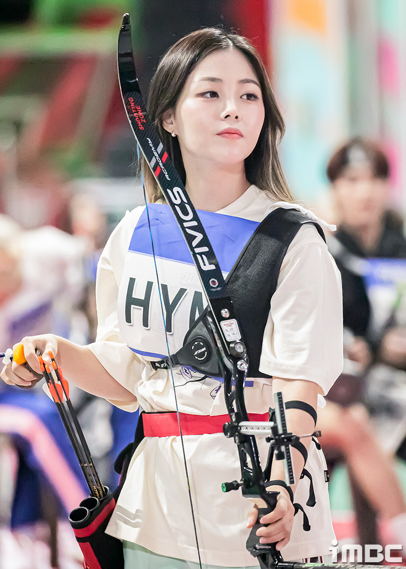 [움짤] HYNN, 흰 쏴야G~ (아육대 B하인드)