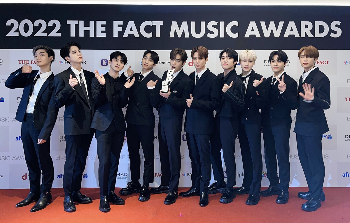 더보이즈, '2022 TMA' 올해의 아티스트상 수상 "더비 사랑하고 고마워"