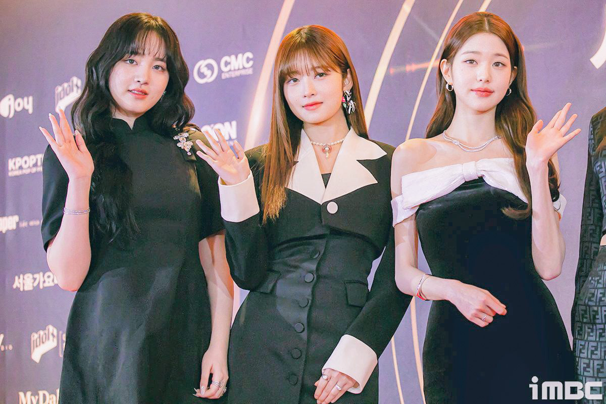 [아이브] [움짤] 아이브, ROYAL 블랙 퀸즈 : MLBPARK