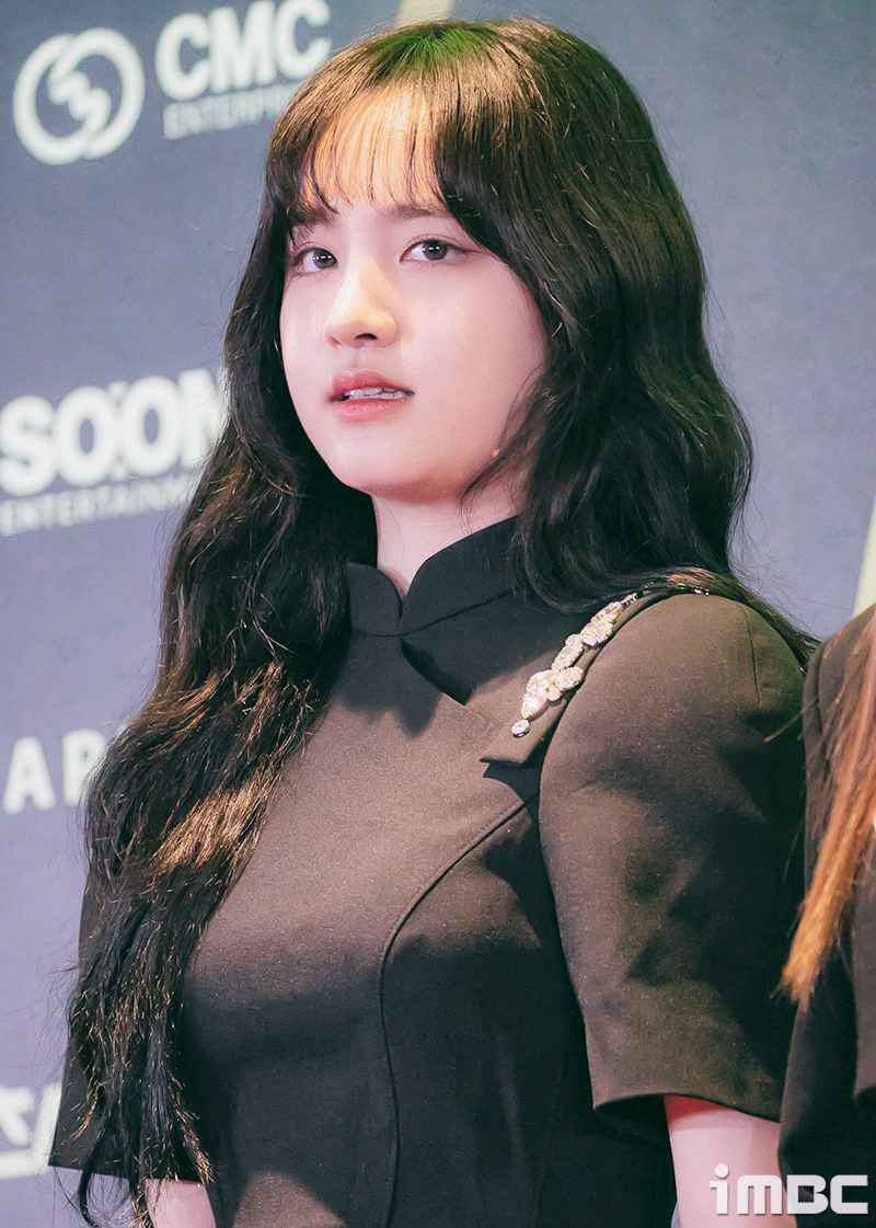 [아이브] [움짤] 아이브, ROYAL 블랙 퀸즈 : MLBPARK