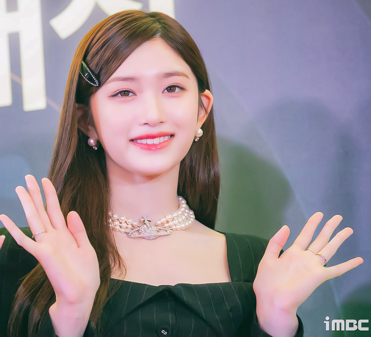 [아이브] [움짤] 아이브, ROYAL 블랙 퀸즈 : MLBPARK