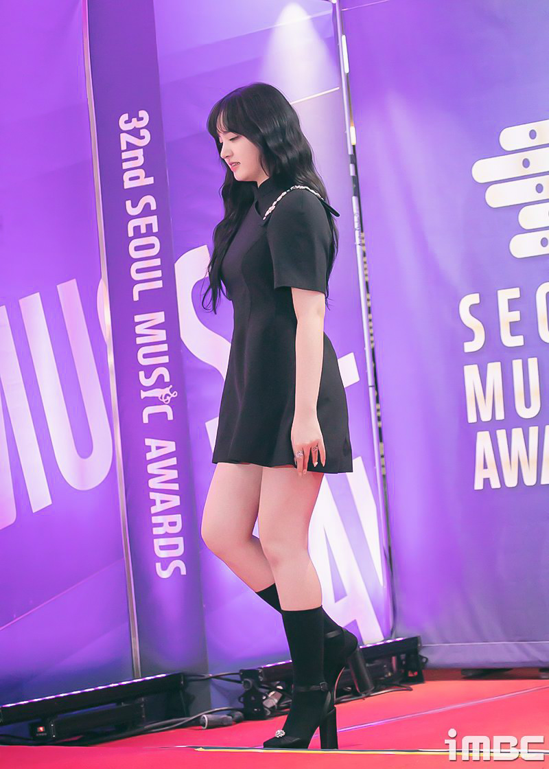 [아이브] [움짤] 아이브, ROYAL 블랙 퀸즈 : MLBPARK