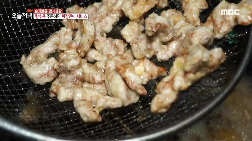 탕수육 시키면 짜장면이 공짜!! 착한 가격 '탕수육+짜장면'