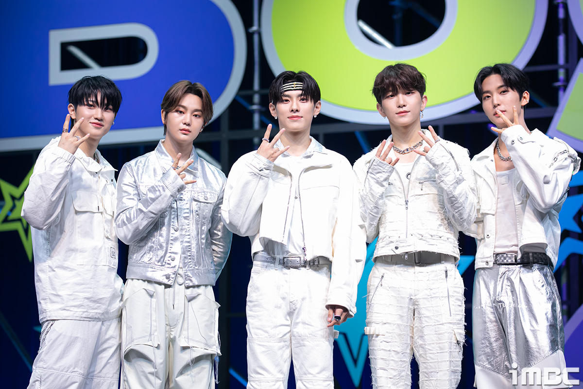 [포토] TNX 컴백, Y2K 컨셉으로 돌아왔어요