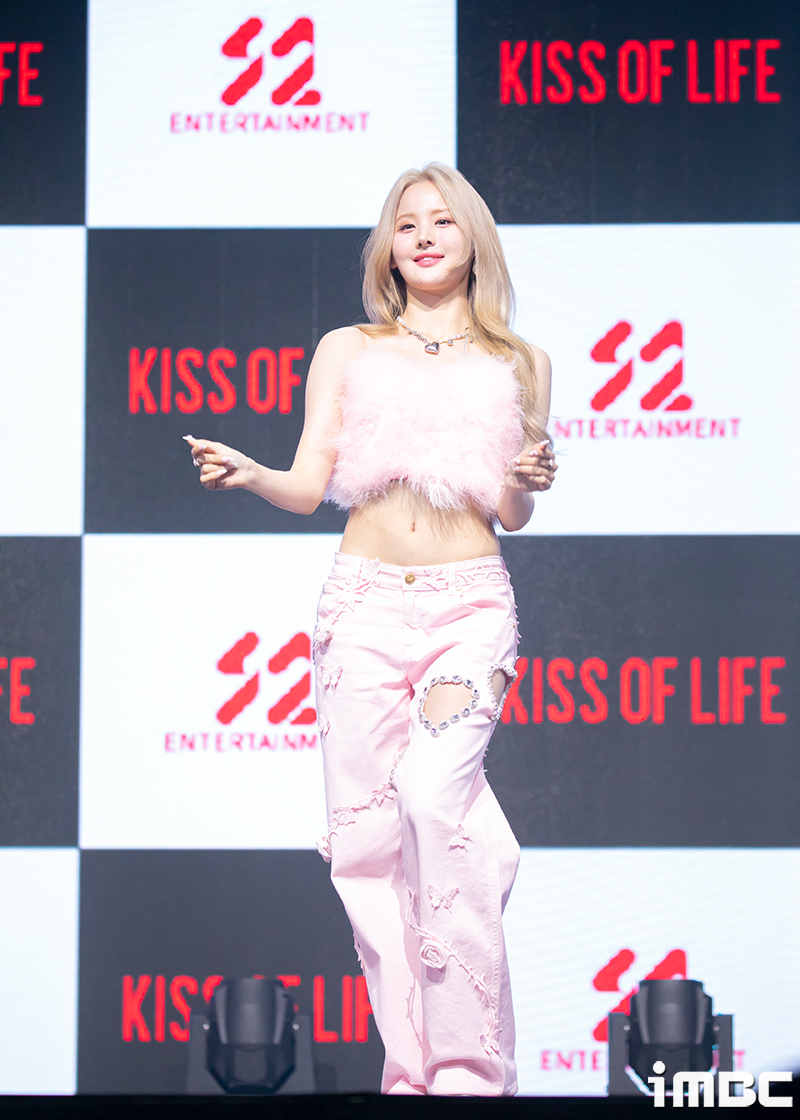 [포토] KISS OF LIFE 벨, 심신 딸