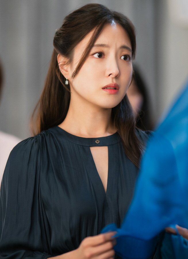 ‘계약결혼뎐’ 이세영, 1주년 전시 앞두고 ‘충격X당황 얼음샷’ 포착 “이거 왜 이래요?”