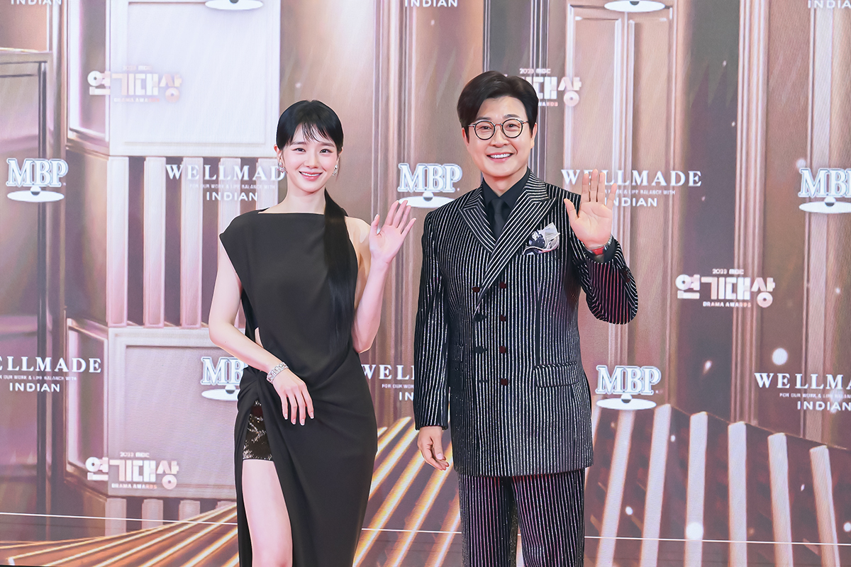 [포토] 박규영-김성주, '2023 MBC 연기대상' MC