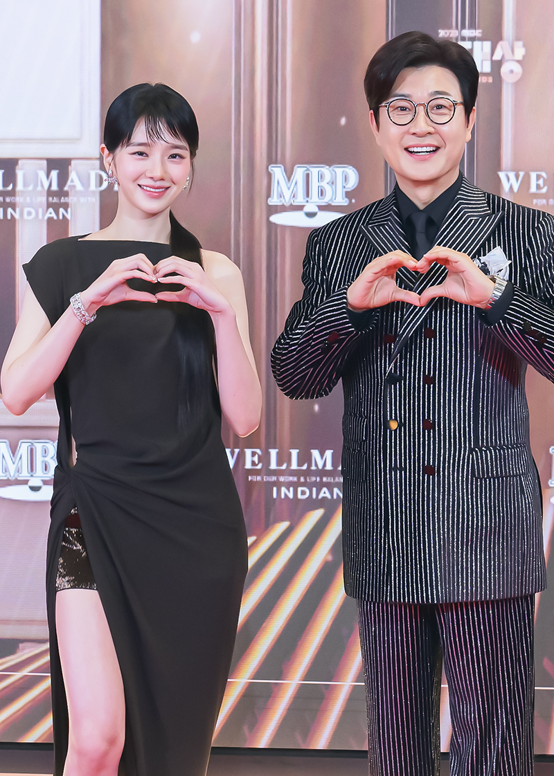 [포토] 박규영-김성주, '2023 MBC 연기대상' MC