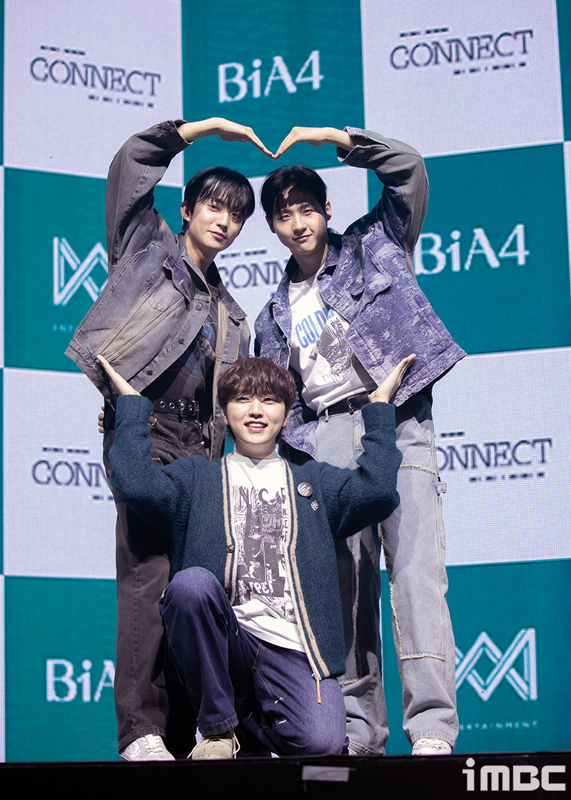 [포토] B1A4 공찬-산들-신우, 군백기 깨고 컴백