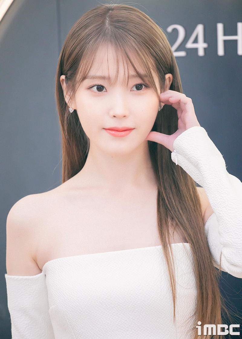 아이유 덕질하기 좋은 날 > 자유게시판 | 퀘이사존 QUASARZONE