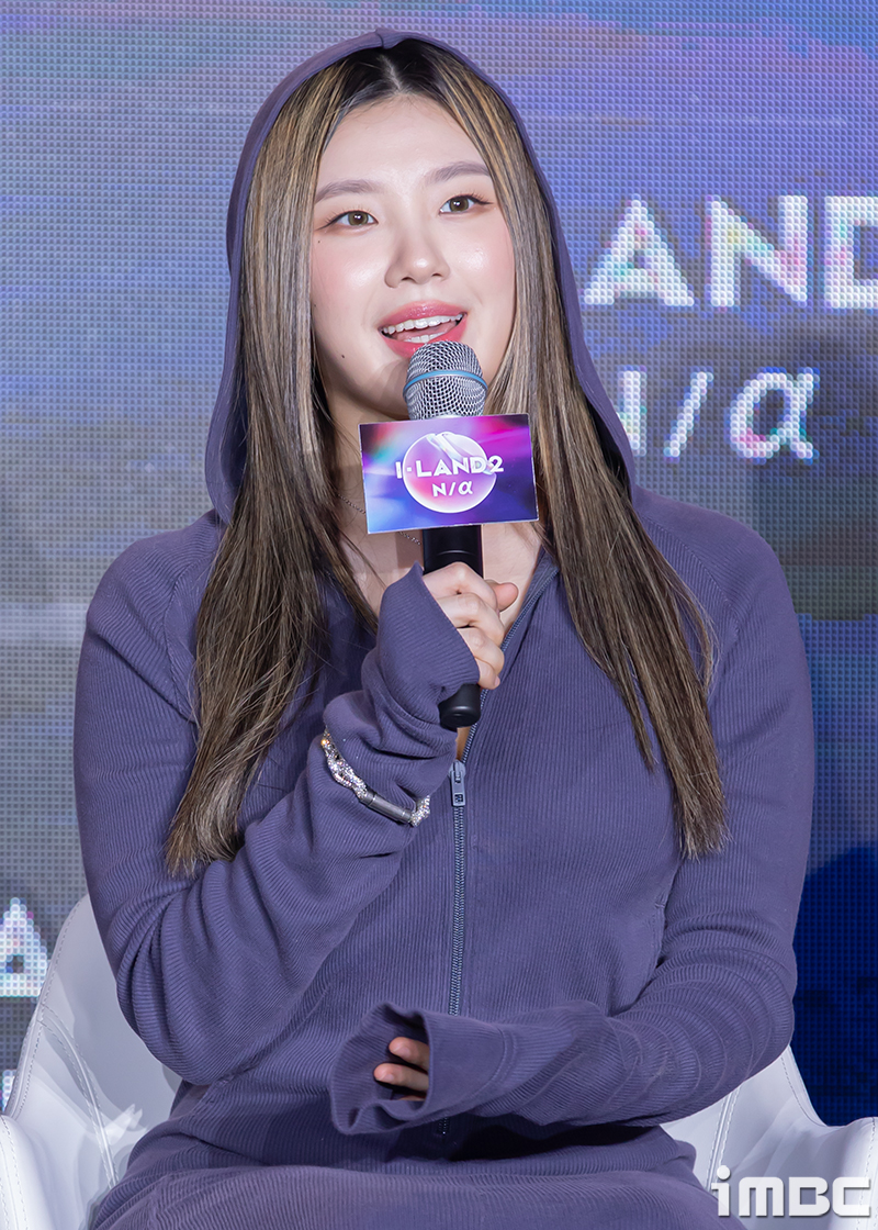 '아이랜드2' 리정, 신발끈 묶는 안무 추가한 이유