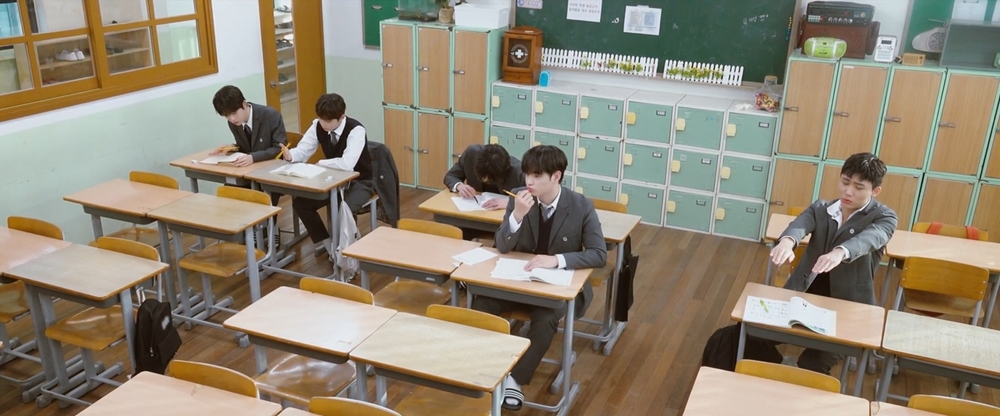 DKZ, 신곡 '2024 (Wishlist)' MV 티저 공개…한 편의 청춘 드라마 예고