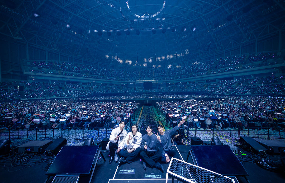 '포에버 영' 데이식스, KSPO돔 단독 입성…총 6회 360도 개방