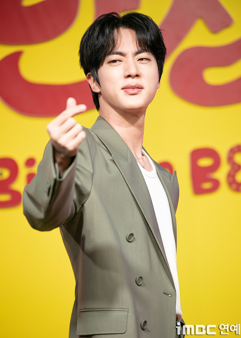 [포토] BTS 진, 크으 봄날이구나