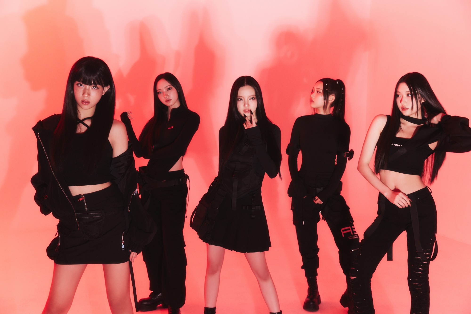 VVS, 데뷔 8일 만에 시구 나선다