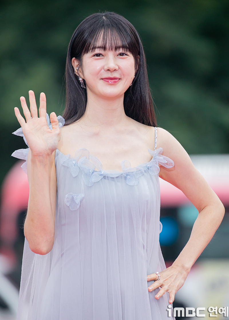 [포토] 이요원, 요정 손인사