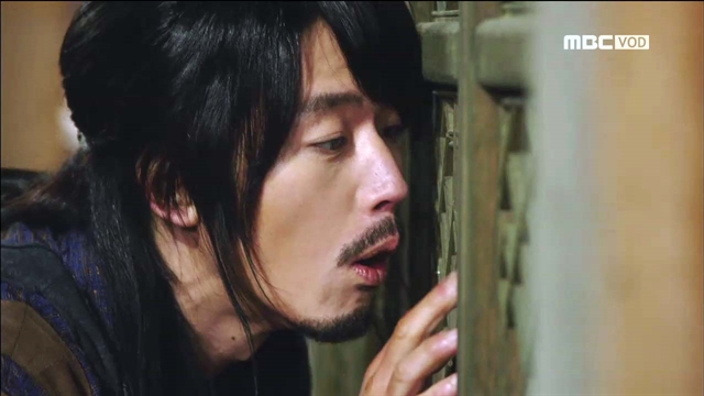 Peep - definition and meaning with pictures | Picture Dictionary & Books